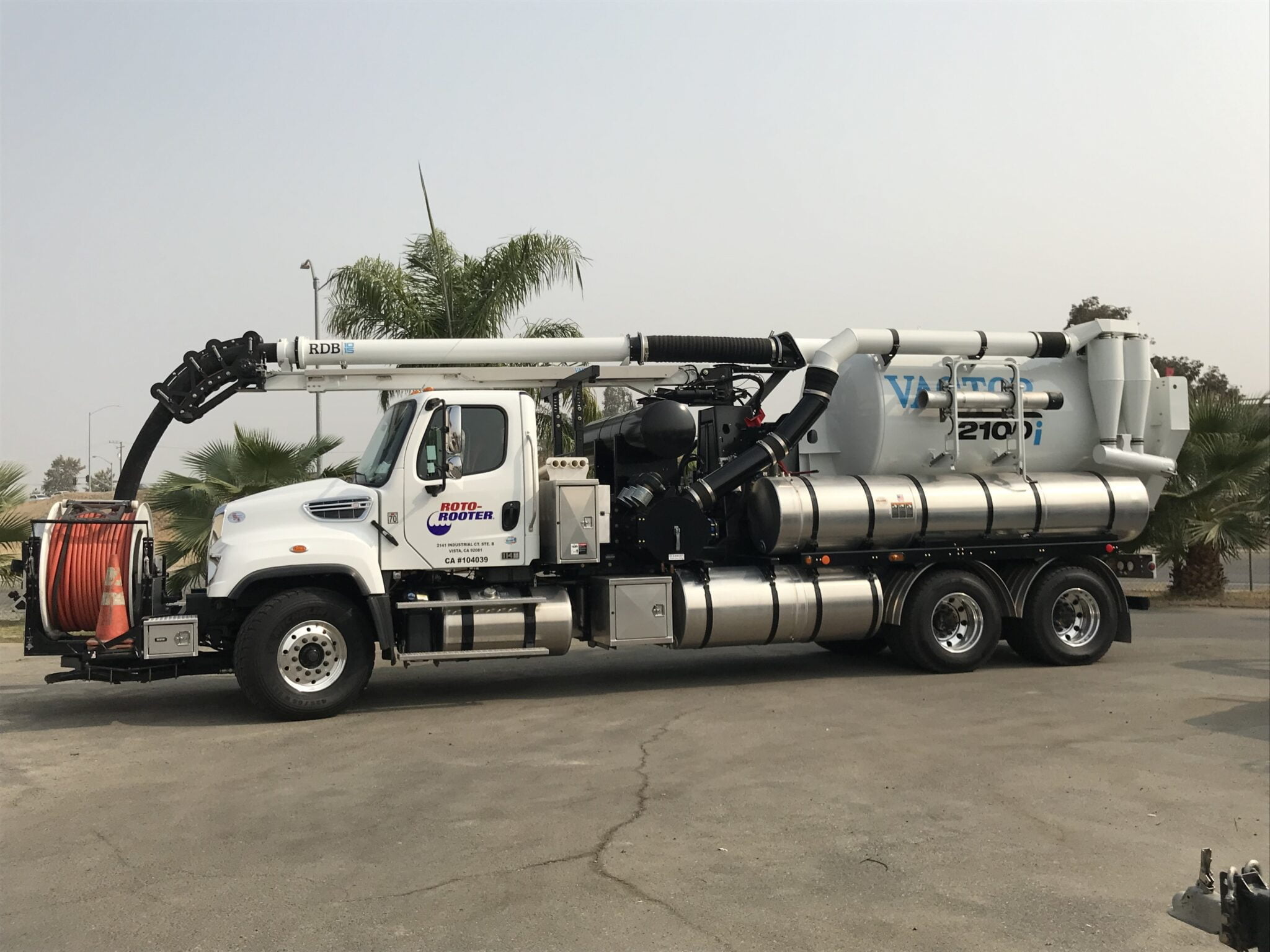 10 Advantages of Vac-Con Trucks | Roto-Rooter®